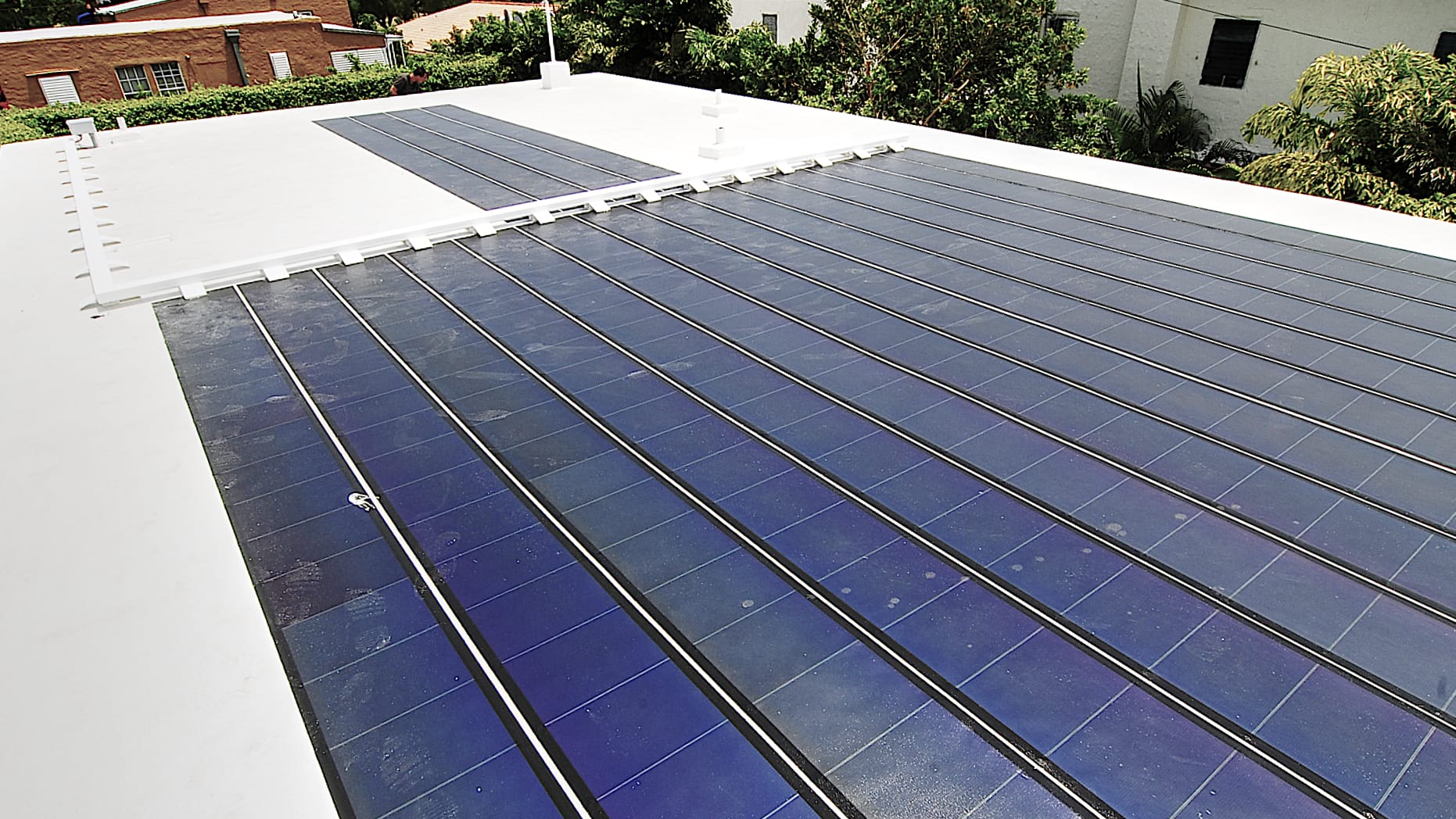 Flexible vs Rigid Solar Panels: Which Is Right for You?