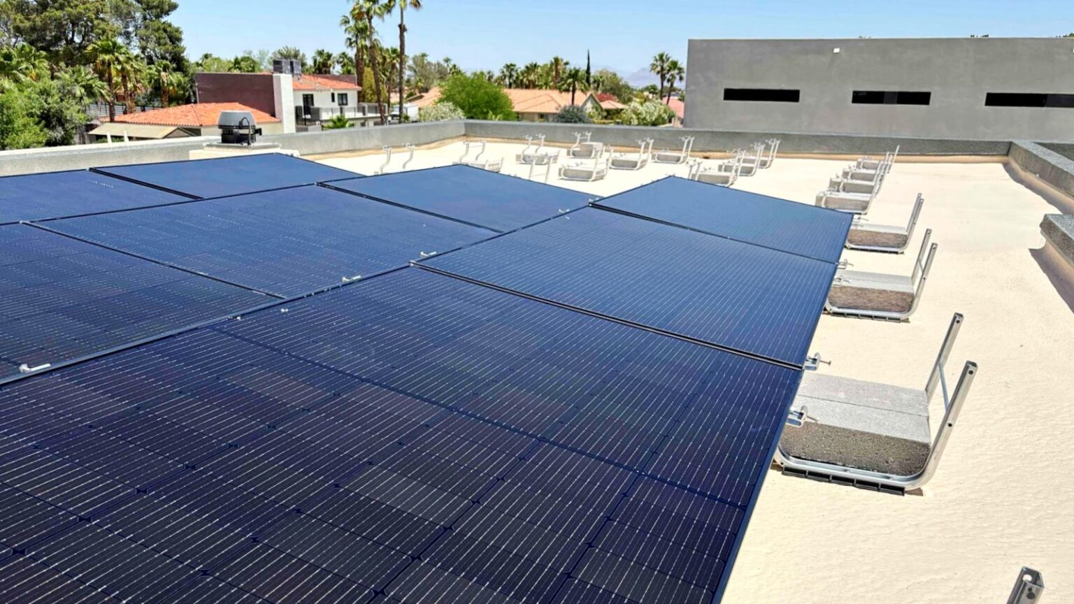 2025 Guide: How to Set Up a Solar Panel System at Home